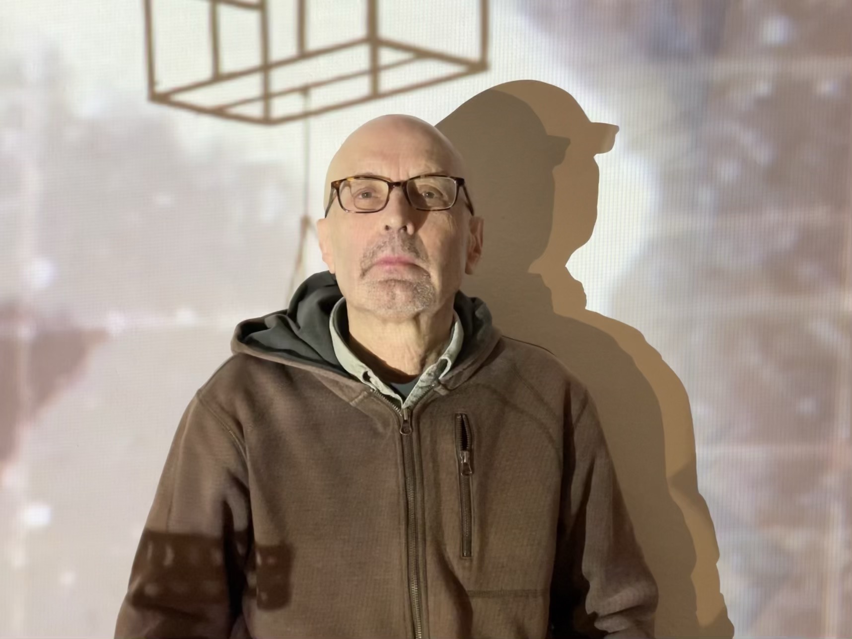 SobaZaGosteMaribor: David Nez »Zoetrop – kolo življenja« / zatvoritev ...